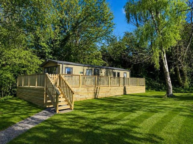 2 Bedroom Lodge Character Property