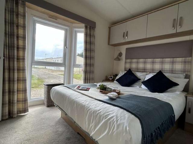 2 Bedroom Lodge Character Property