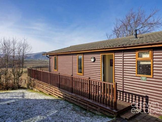 2 Bedroom Lodge Character Property