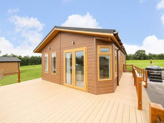 2 Bedroom Lodge Character Property