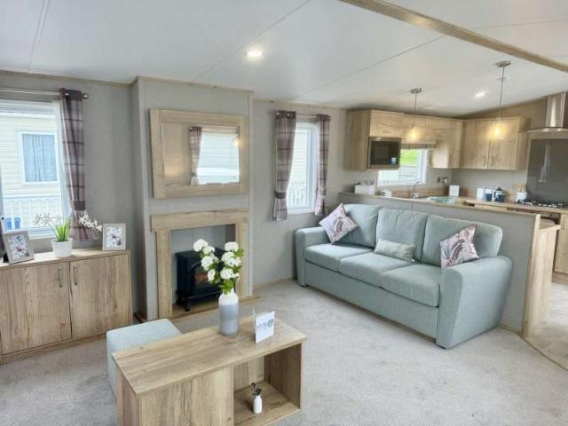 2 Bedroom Lodge Character Property