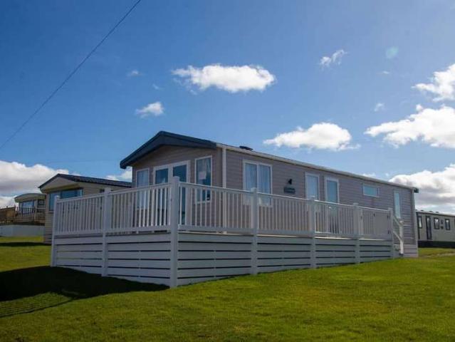 2 Bedroom Lodge Character Property