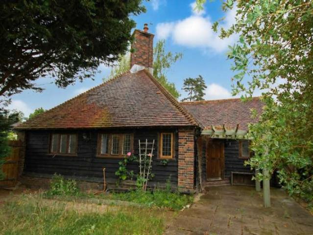 2 Bedroom Lodge Character Property