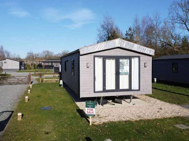 2 Bedroom Lodge Character Property