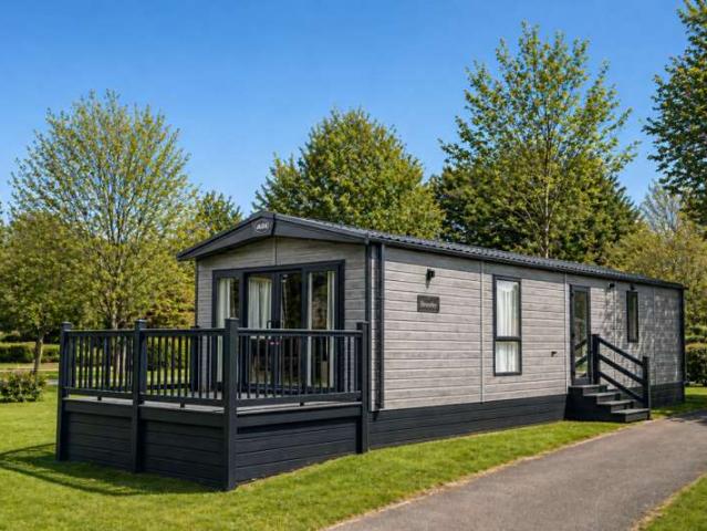 2 Bedroom Lodge Character Property