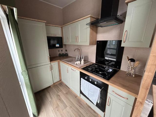 2 bedroom lodge for sale