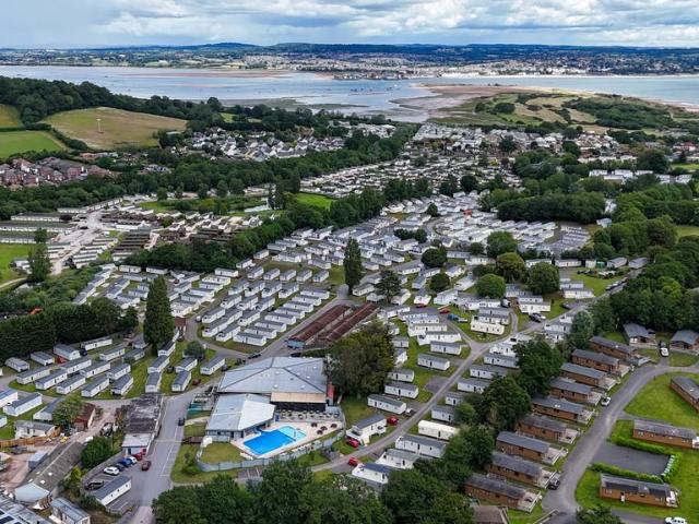 2 bedroom lodge for sale