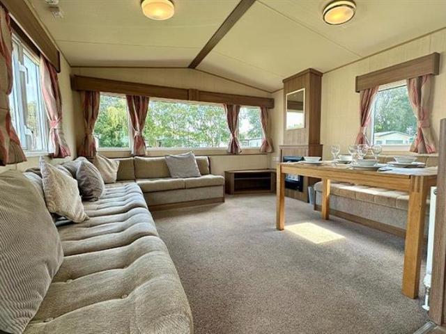 2 bedroom lodge for sale