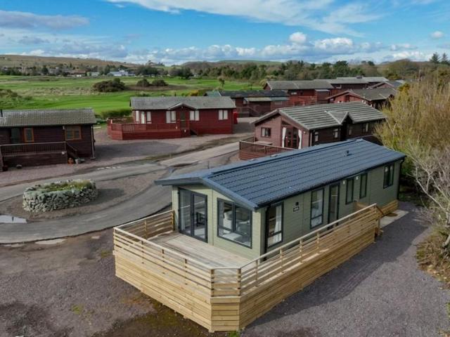 2 bedroom lodge for sale