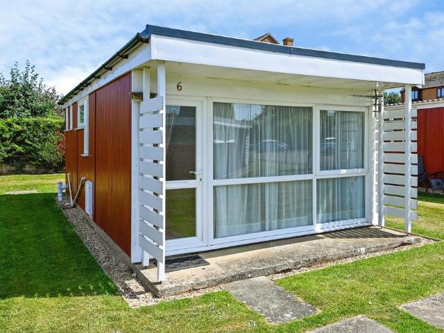 2 bedroom lodge for sale