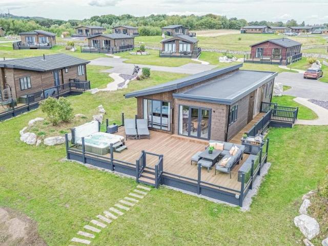 2 bedroom lodge for sale