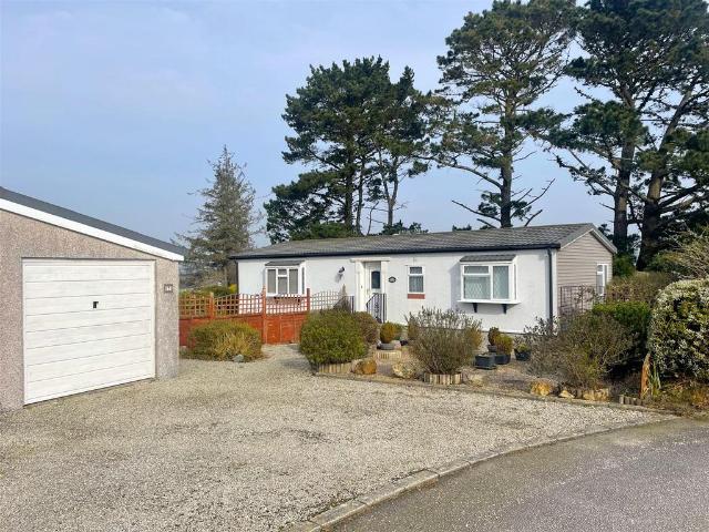 2 bedroom lodge for sale