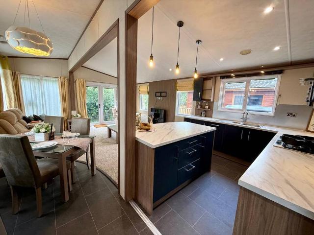 2 bedroom lodge for sale
