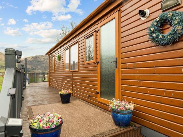 2 bedroom lodge for sale