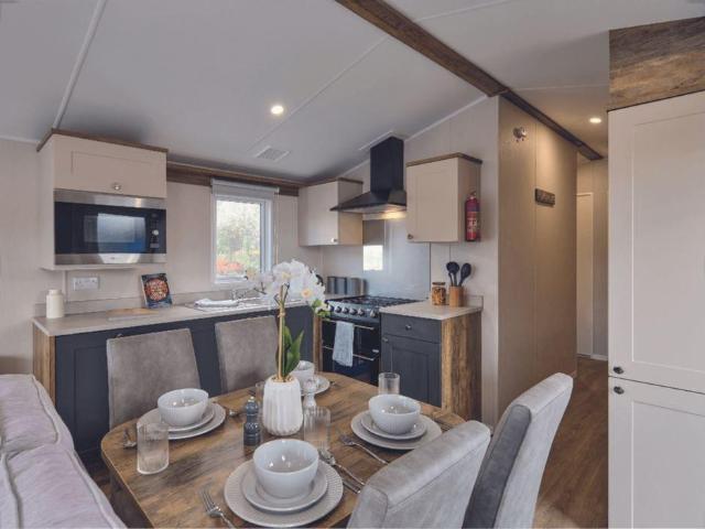 2 bedroom lodge for sale