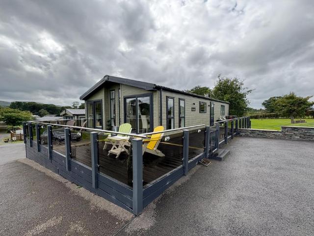 2 bedroom lodge for sale