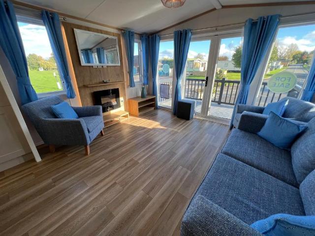 2 bedroom lodge for sale