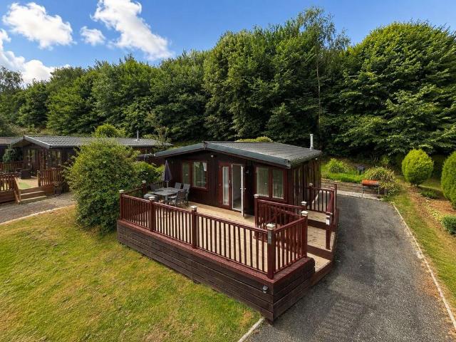 2 bedroom lodge for sale