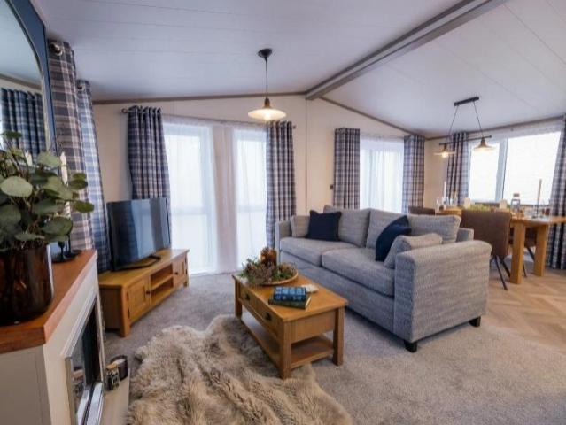 2 bedroom lodge for sale