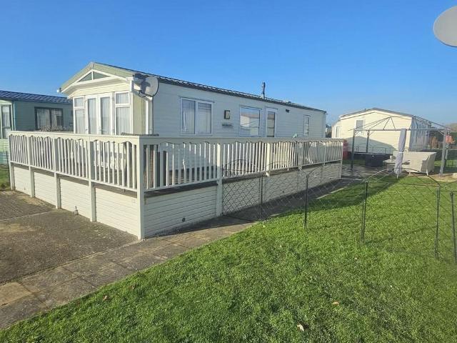 2 bedroom lodge for sale