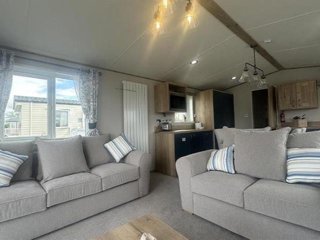 2 bedroom lodge for sale