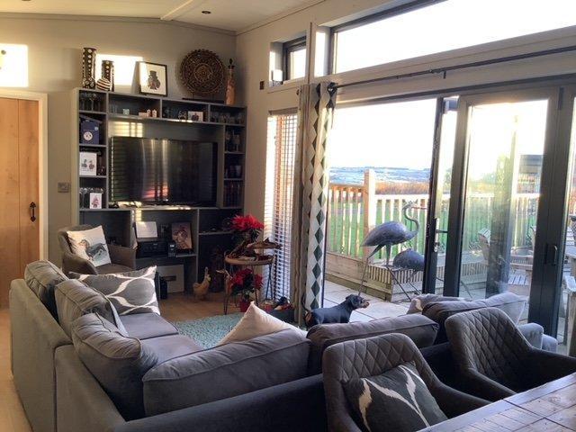2 bedroom lodge for sale