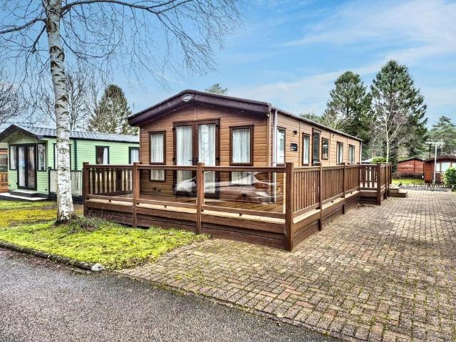 2 bedroom lodge for sale