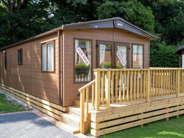 2 bedroom lodge for sale