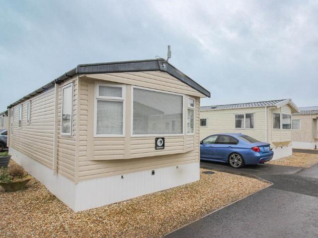 2 bedroom lodge for sale