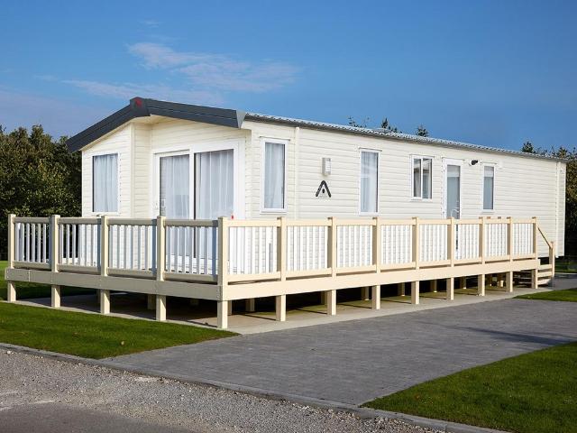 2 bedroom lodge for sale