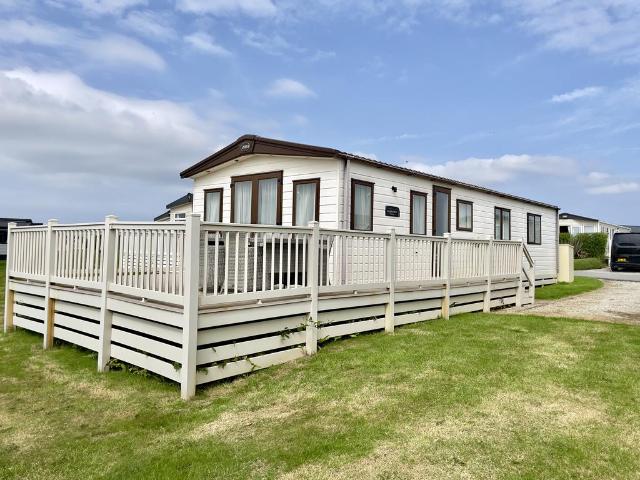 2 bedroom lodge for sale