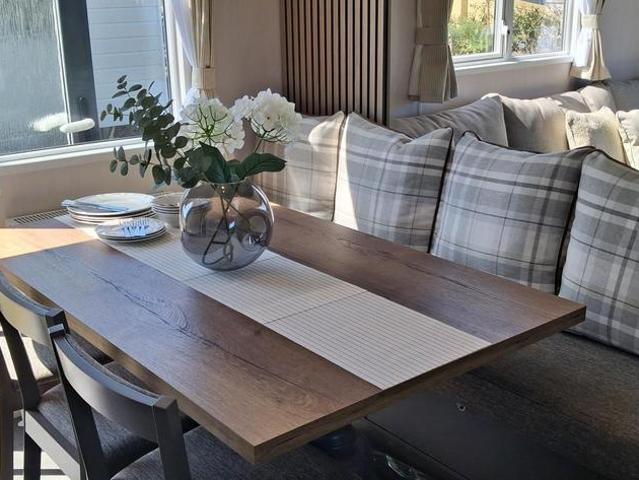2 bedroom lodge for sale