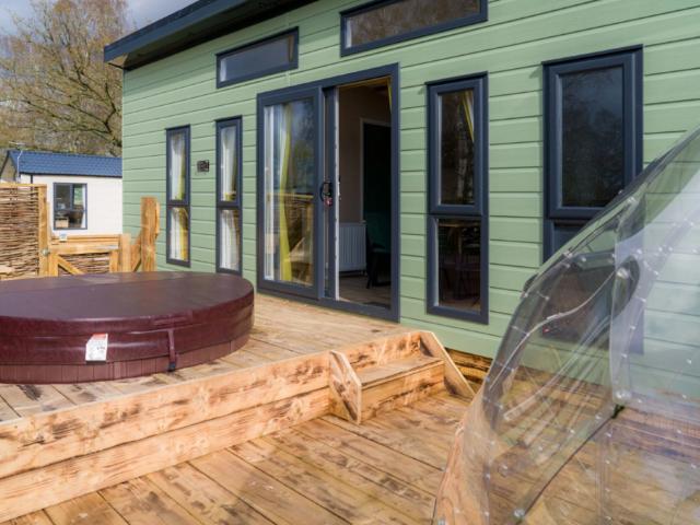 2 bedroom lodge for sale