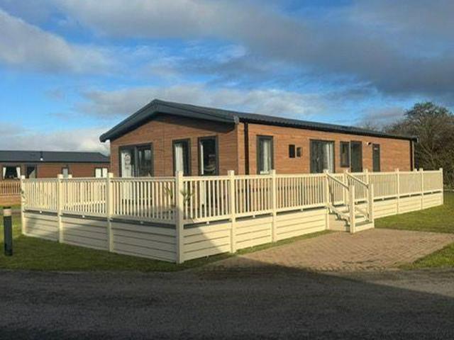 2 bedroom lodge for sale