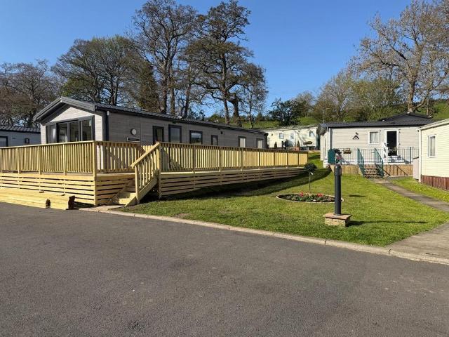2 bedroom lodge for sale
