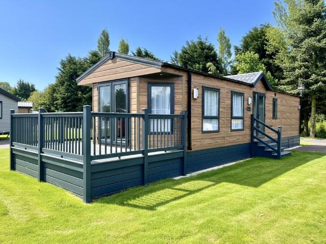 2 bedroom lodge for sale