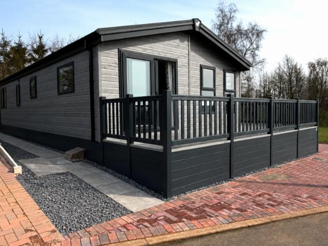 2 bedroom lodge for sale