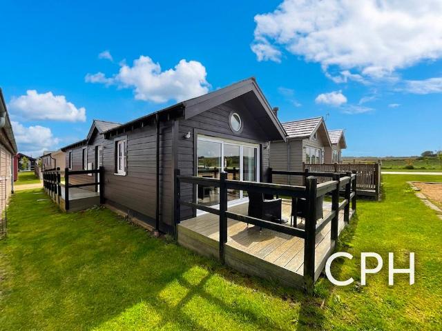 2 bedroom lodge for sale