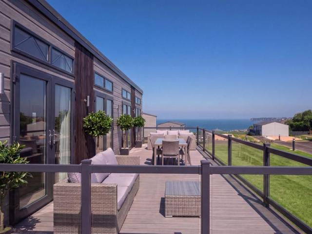 2 bedroom lodge for sale