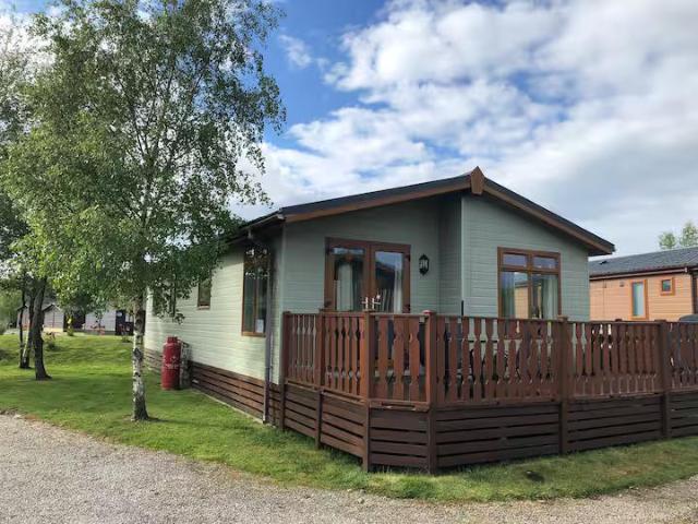 2 bedroom lodge for sale