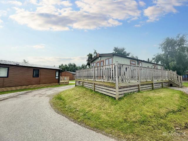 2 bedroom lodge for sale