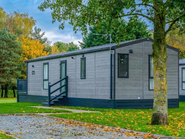 2 bedroom lodge for sale