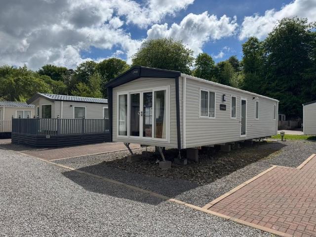 2 bedroom lodge for sale