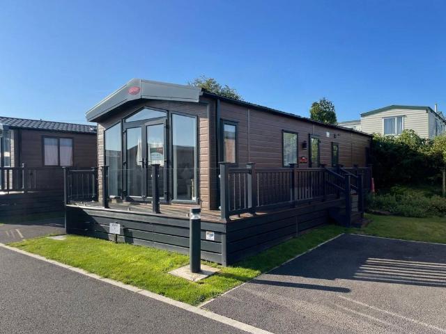 2 bedroom lodge for sale