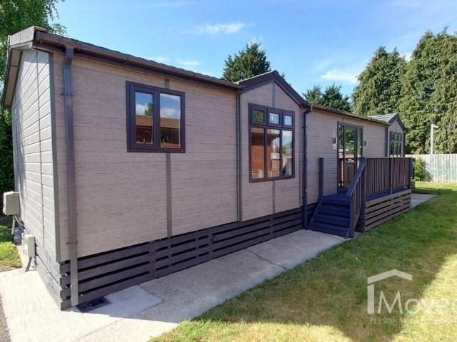 2 bedroom lodge for sale