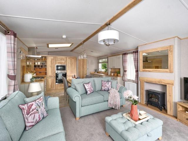 2 bedroom lodge for sale