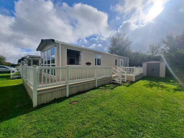 2 bedroom lodge for sale