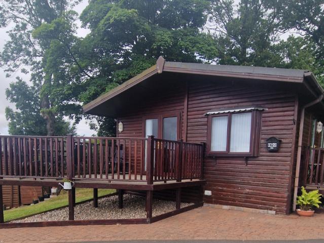 2 bedroom lodge for sale