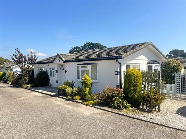 2 bedroom lodge for sale