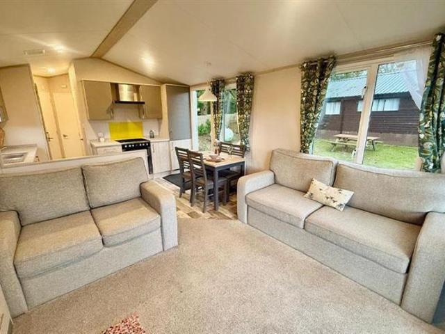 2 bedroom lodge for sale